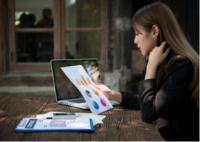 Implementing real-time performance assessment with HR software